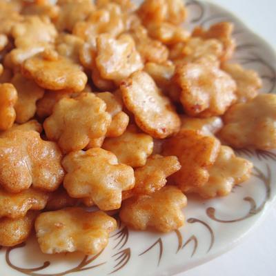China Japanese Imported Crispy Rice Crackers Snack 200g Authentic Arare Salty Treat for sale