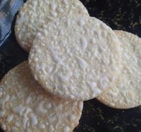 China Crispy Rice Crackers with Cheese Flavor - 12 Month Shelf Life, BRC & OU Kosher Certified Korean Snacks for sale