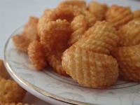 China Customizable Crispy Rice Roll Snacks 2.5kg Fried Glutinous Rice Puffed Food for Children for sale