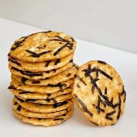China Seaweed Rice Crackers 4.5cm Diameter - Pizza Flavor Baked Snacks with 12 Month Shelf Life | BRC & KOSHER Certified for sale
