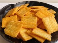 China Crispy Rice Cracker Snack 12 Month Shelf Life OEM Custom Flavors Cheese BBQ for sale