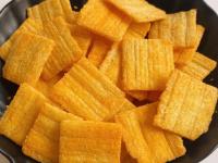 China Crispy Rice Cracker Snack 12 Month Shelf Life OEM Custom Flavors Cheese BBQ for sale