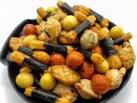 China Japanese Roasted Seaweed Rice Crackers Mixed with Peanuts 12 Month Shelf Life OEM for sale