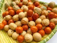 China Peanut Cracker Mix with Colorful Sesame Coating - 2 Ton MOQ, 1 Year Shelf Life in 5kg/10kg Packaging for sale