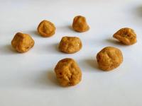 China Plum Coated Peanuts 5KG Bulk Bags with 12 Month Shelf Life - BRC & Kosher Certified for sale