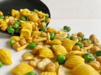 China Oriental Mix Nut Snack 5KG Bulk - Broad Beans, Chickpeas, Green Peas & Rice Crackers with BRC & Kosher Certification for sale