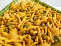 China Oriental Mix Nut Snack with Green Peas and Wheat Crackers - 12 Month Shelf Life, BRC & KOSHER Certified for sale