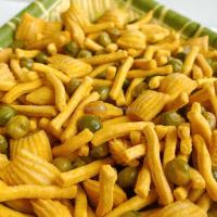 China Oriental Mix Nut Snacks 2.5KG Bulk - Green Peas Shrimp Strips Crackers with 12 Month Shelf Life for sale