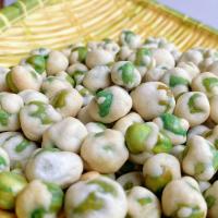 China Roasted Green Peas Snack 10kg Bulk - Salty Sweet Coated Baked Peas with 12 Month Shelf Life for sale