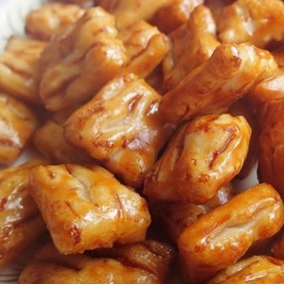 China Japanese Salty Rice Crackers Baked Oriental Snack 7.5kg Bulk Pack E160c for sale