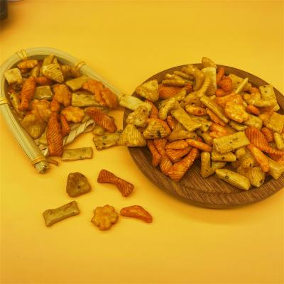 China Baked Mixed Rice Crackers Gluten Free Snack 7.5kg Bulk OEM BRC Kosher for sale
