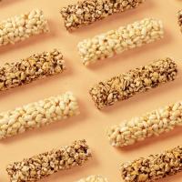 China Round Highland Barley Rice Crackers Snack 7.5kg Bulk Baked Salty Grain Sticks for sale