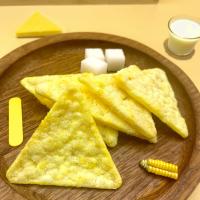China Gluten Free Triangle Corn Cracker Chips 4.44g Non Fried Artisan Crafted Snack for sale