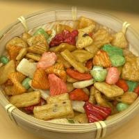 China Spicy Rice Cracker Snacks 5kg Crunchy Glutinous Rice Treats BRC Kosher for sale