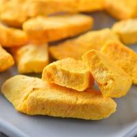China Freeze-Dried Mango Pieces 100% Pure Fruit No Preservatives 12-Month Shelf Life 2-5 Pounds for sale