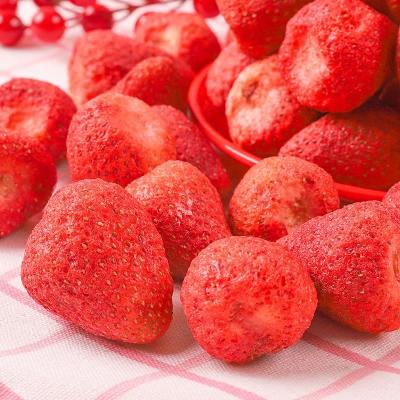 China Freeze-Dried Strawberries 2-5 lb Bag Natural Dehydrated Fruit Snack for sale