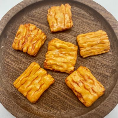 China Spicy Textured Rice Crackers - Gluten-Free Snack with 12-Month Shelf Life in 2.5kg & 5kg Packaging for sale