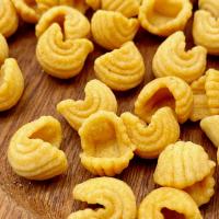 China Spicy Glutinous Rice Crackers Puff Snacks 5kg BRC Kosher Asian Treats for sale