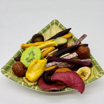 China Mixed Vacuum Fried Fruits and Vegetables Snack 13 Varieties Original Flavor 12 Month Shelf Life for sale