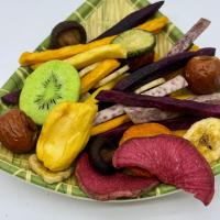 China Mixed Vacuum Fried Fruits and Vegetables Snack 13 Varieties Original Flavor 12 Month Shelf Life for sale