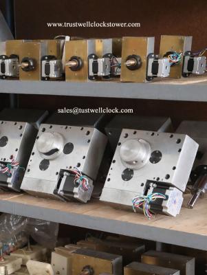 China Stepper Motor Movement for Tower Clocks Three Hands 0.6m-10m Maintenance Free Waterproof for sale