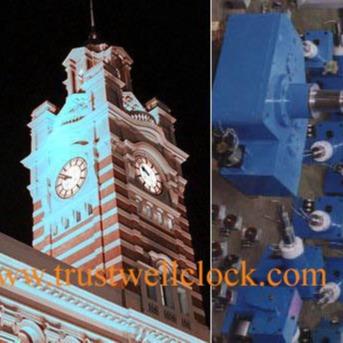 China Tower Clock Movement 0.6-10m Diameter Four Faces Stepper Motor High Torque for sale
