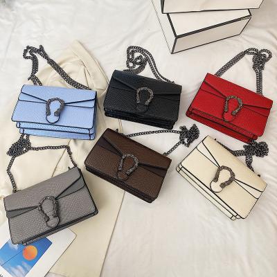 China Women's Retro Crossbody Bag Single Shoulder Contrast Color Handbag 35cm Niche Backpack for sale