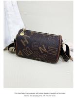China Vintage Large Capacity Crossbody Shoulder Bag 1980s Retro Style Multi Layer Plating Hardware for sale