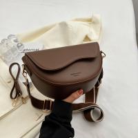 China Fashion Premium Niche PU Leather Saddle Bag One Shoulder Underarm Retro All in One Large Capacity 35x25x10cm for sale