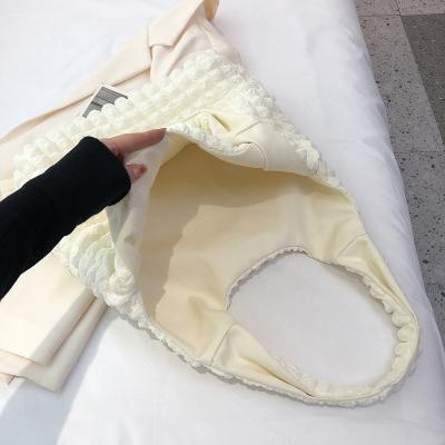 China Canvas Cloud Puff Flower Shoulder Bag Summer Simple Handbag 35cm for sale