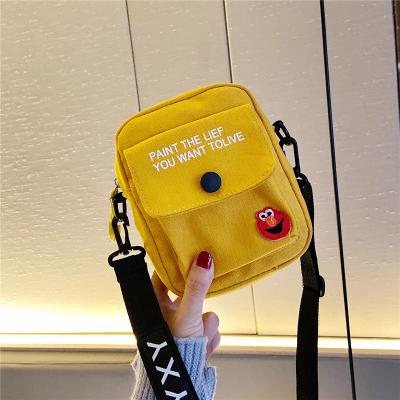 China Canvas Crossbody Bag 14x18x6cm Wear Resistant Adjustable Shoulder Strap Custom Colors for sale