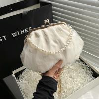 China 2024 Retro Fairy Solid Color Small Crossbody Bag White Pearl Handbag Women Net Yarn Simple Chain Bag for sale
