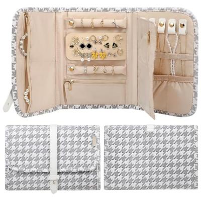 China Portable Foldable Travel Jewelry Storage Box with Waterproof Material and Magnetic Buckle for sale