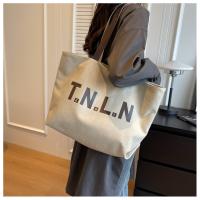 China Large Capacity Canvas Handbag 48x33x16cm Student Fashion Commuter Mommy Bag for sale