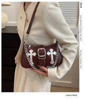 China Women's PU Underarm Bag 24x14x7cm Retro Chain Shoulder Bag Magnetic Latch for sale