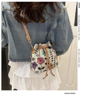 China Chinese Linen Armpit Bucket Bag 24x5x14cm Cotton Linen Crossbody Shoulder Bag Summer Fashion for sale