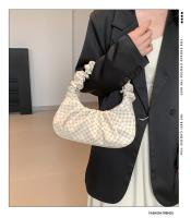 China Women's PU Leather Cloud Fold Shoulder Bag 28.5cm Fashion Plaid Design Large Capacity Travel Handbag for sale