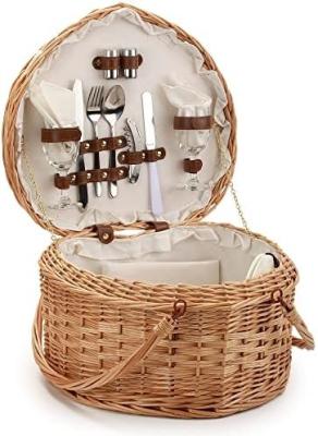 China Woven Wicker Picnic Basket for 2 Heart Shaped Willow Hamper Backpack with Handle 15.7x14x8.7in for sale