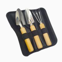 China Children's Wooden Handle Gardening Tool Set 3-Piece Shovel Rake Spade for Planting for sale
