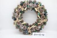 China Wholesale 60cm Artificial Christmas Wreath with Pine Cones and Garland Door Decoration for sale