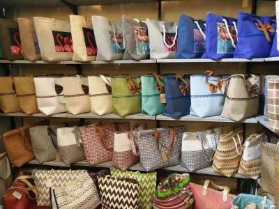 China Woven Seagrass Straw Tote Bag Women Summer Beach Shopping Handle Bag 40x30cm for sale