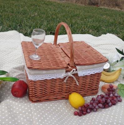 China Handmade Natural Willow Wicker Picnic Basket 40x30x20cm Outdoor Lunch Bag for 2 People for sale