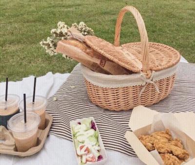 China Handmade Natural Willow Wicker Picnic Basket 45L Outdoor Lunch Bag for 4 People for sale