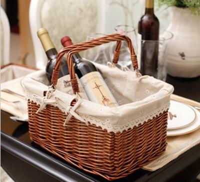 China Handmade Natural Willow Wicker Picnic Basket 40x30x20cm Outdoor Lunch Bag for 4 People for sale