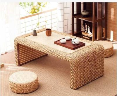 China Natural Straw Woven Tea Table Handcrafted Cane Floor Table 60cm Diameter for sale