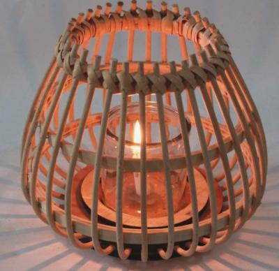 China Natural Rattan Weave LED Lantern Candle Holder Indoor Outdoor Decoration 12x12x20cm for sale