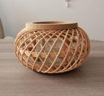 China Natural Handmade Rattan Weave LED Lantern Candle Holder Indoor Outdoor Decoration 12x12x20cm for sale