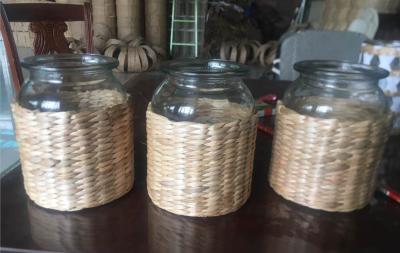 China Seagrass Bottle Carrier Wicker Detox Bottle Holder Glass Cup Holder 2 Pack for sale