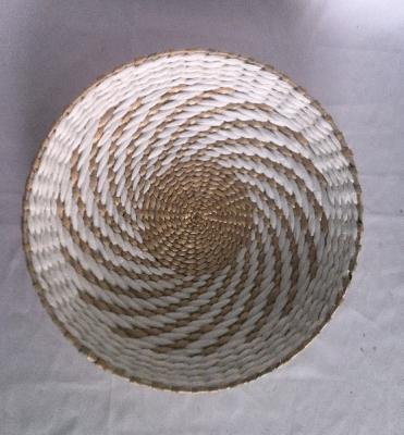 China Wholesale Seagrass Wicker Wall Baskets Hanging Decor 30cm Diameter Natural Handwoven for sale