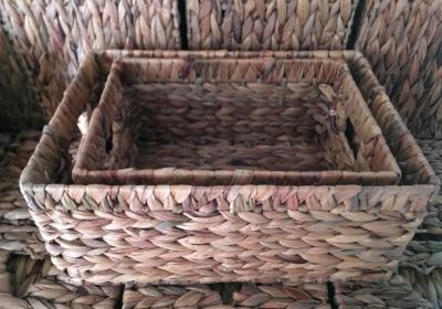 China Eco-Friendly Handwoven Water Hyacinth Storage Basket Hamper 60L Capacity for sale